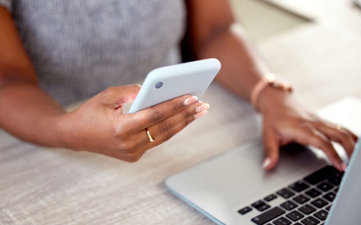 Fixed Wireless vs. Mobile Broadband: Which Is Right for You? - Compare ...